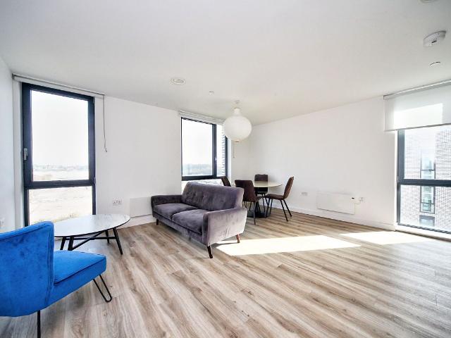 Viva Court, Kimpton Road, Luton LU2, 2 bed flat to rent, £1,525 pcm | PrimeLocation