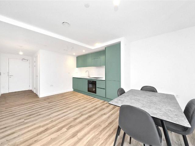 Viva Court, Kimpton Road, Luton LU2, 2 bed flat to rent, £1,600 pcm | PrimeLocation