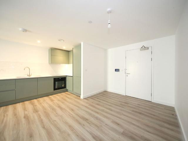 Viva Court, Kimpton Road, Luton LU2, 2 bed flat to rent, £1,650 pcm | PrimeLocation