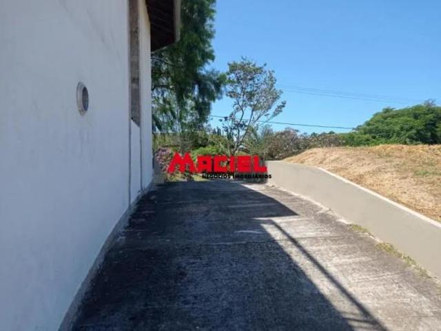 `Viva em harmonia com a natureza! Sobrado na Quinta dos Lagos, com vista panorâmica, área verde exub