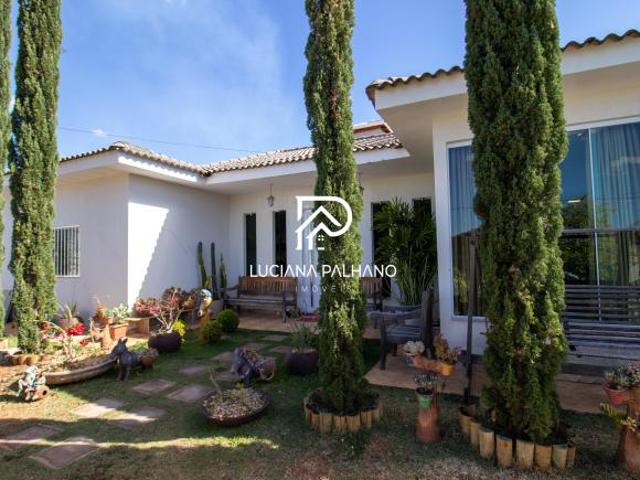 Vivendas Paraiso / 5 Suítes com 4 Closets / 061 99265 3634