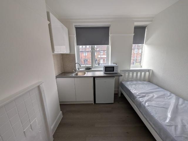 Vivian Avenue, Hendon Central NW4, Studio to rent, £1,050 pcm | PrimeLocation