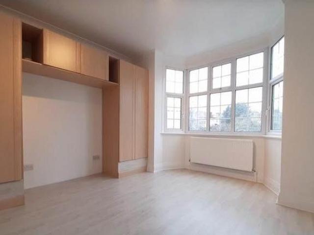 Vivian Avenue, London NW4 2 bed apartment to rent £1,599 pcm £369 pw