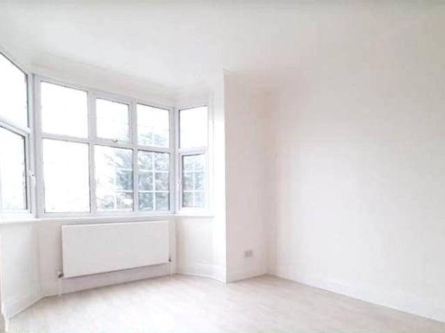 Vivian Avenue, London NW4, 2 bed flat to rent, £1,700 pcm | PrimeLocation