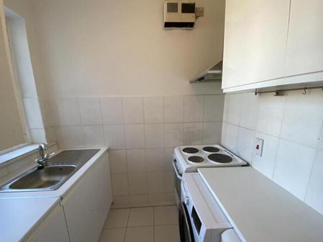 Vivian Mansions, Vivian Avenue, 2 Bedroom Apartment