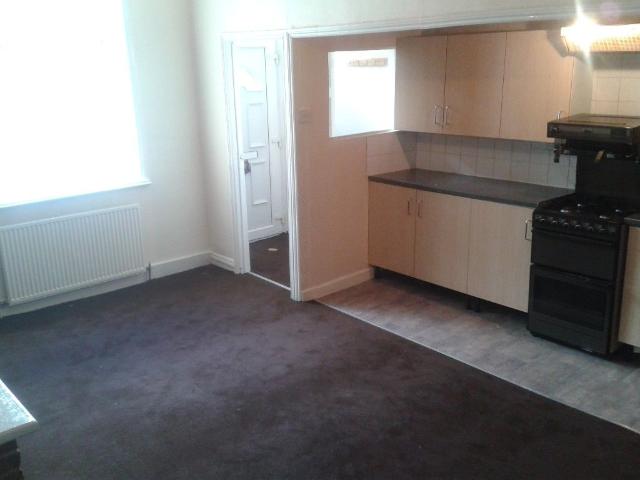 Vivian Place, Gt Horton BD7, 3 bed terraced house to rent, £550 pcm | PrimeLocation
