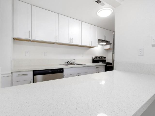 Vivleo 1 Bedroom Apartment for Rent at 9100 Tuolumne Dr, La Riviera, CA 95826 Larchmont Riviera