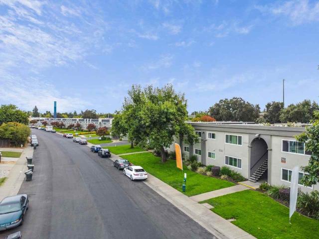 Vivleo 1 Bedroom Apartment for Rent at 9100 Tuolumne Dr, La Riviera, CA 95826 Larchmont Riviera
