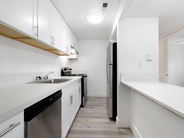 Vivleo 2 Bedroom Apartment for Rent at 9100 Tuolumne Dr, La Riviera, CA 95826 Larchmont Riviera