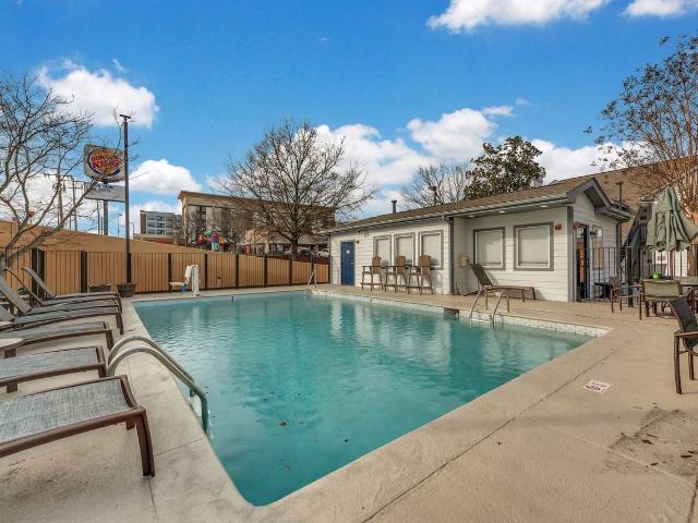 Vivo Living Charlotte Tryon 1 Bedroom Apartment for Rent at 8503 N Tryon St, Charlotte, NC 28262 Mineral Springs