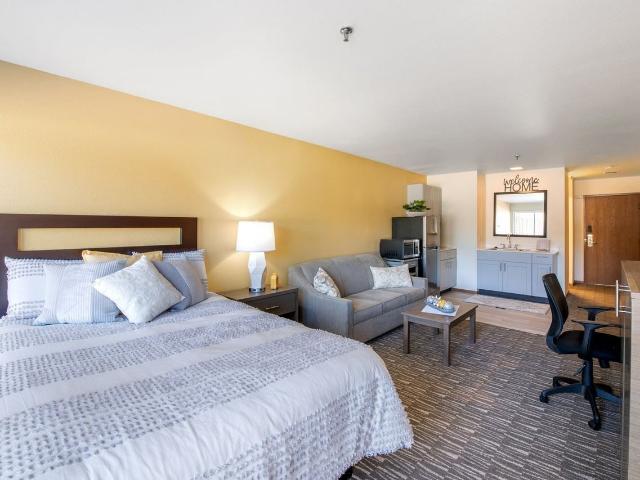 Vivo Living Longmont 1 Bedroom Apartment for Rent at 1900 Ken Pratt Blvd, Longmont, CO 80501