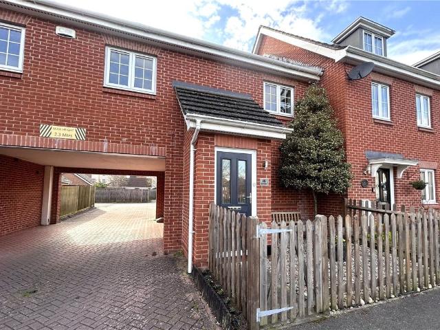 Vixen Drive, Aldershot, Hampshire GU12, 2 bed semi detached house to rent, £1,450 pcm | PrimeLocation