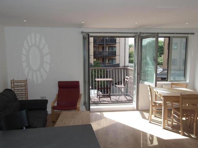Vizion 7, London N7 EPC rating B 1 bed flat to rent £2,150 pcm £496 pw