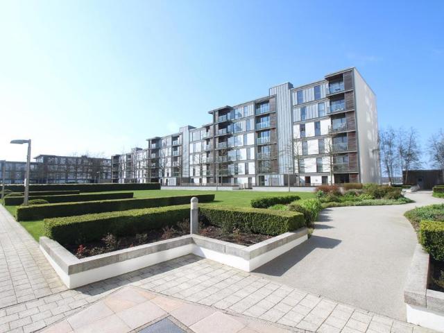 Vizion, Central Milton Keynes 2 bed apartment to rent £1,495 pcm £345 pw