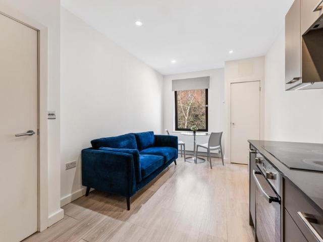 Vonder Exeter, Southernhay Gardens EX1 Studio to rent £1,135 pcm £262 pw