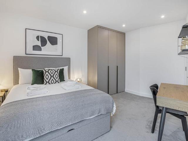 Vonder Shoreditch, Cremer Street E2 3 bed apartment to rent £4,875 pcm £1,125 pw
