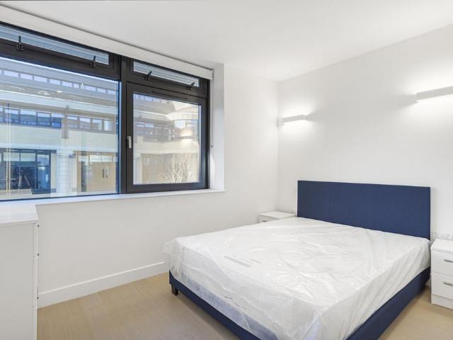 Vonder Skies, New Horizons Court TW8 1 bed apartment to rent £1,670 pcm £385 pw