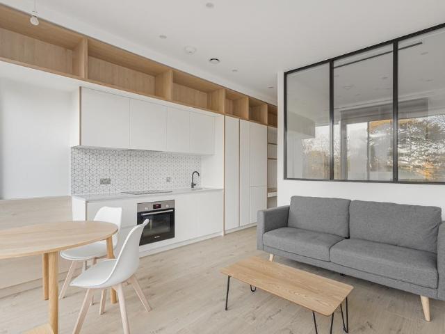 Vonder Parkside, Great West Road TW8 1 bed apartment to rent £1,900 pcm £438 pw