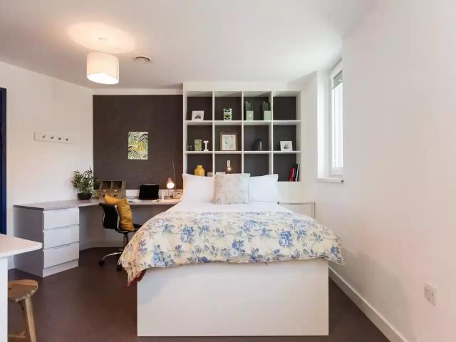 Vogue Studios, Brighton Student Accommodation | Amber