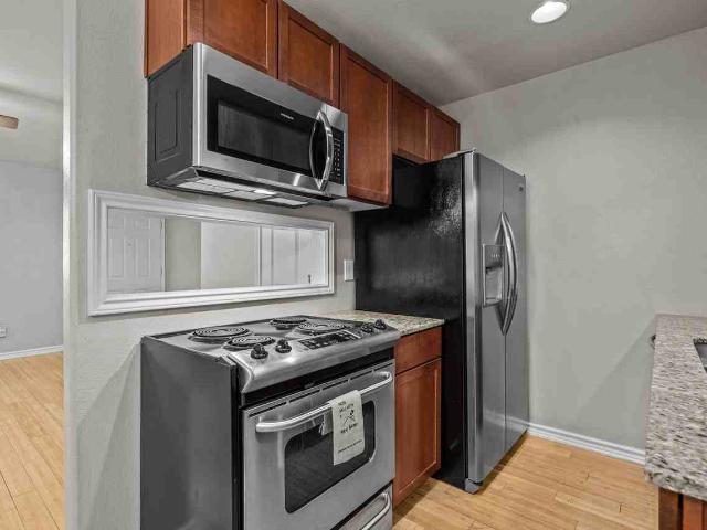 Volume 1 Bedroom Apartment for Rent at 2604 Manor Rd, Austin, TX 78722 Upper Boggy Creek