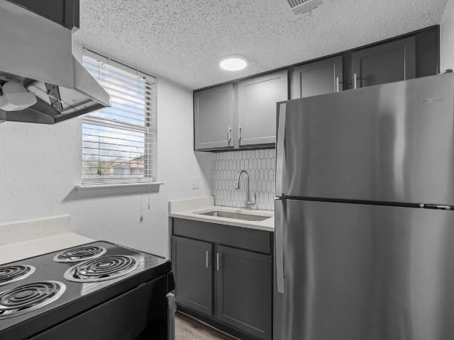 Volume 1 Bedroom Apartment for Rent at 2604 Manor Rd, Austin, TX 78722 Upper Boggy Creek