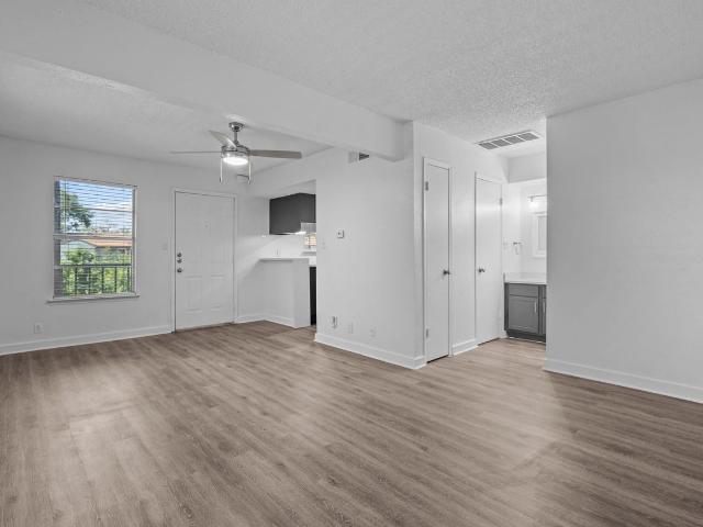 Volume Studio Apartment for Rent at 2604 Manor Rd, Austin, TX 78722 Upper Boggy Creek