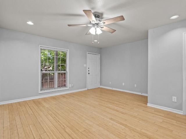 Volume Studio Apartment for Rent at 2604 Manor Rd, Austin, TX 78722 Upper Boggy Creek