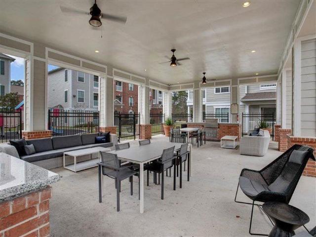Volare at the Woodlands 1 Bedroom Apartment for Rent at 3720 College Park Dr, The Woodlands, TX 77384