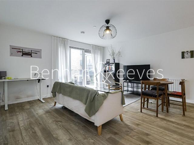 Vousden Grove, London SE28, 1 bed flat to rent, £1,975 pcm | PrimeLocation