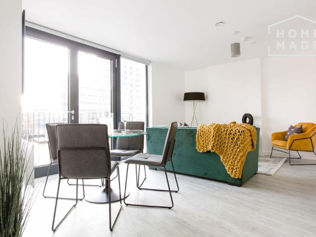 Vox, Trentham Street, M15 2 bed flat to rent £1,650 pcm £381 pw
