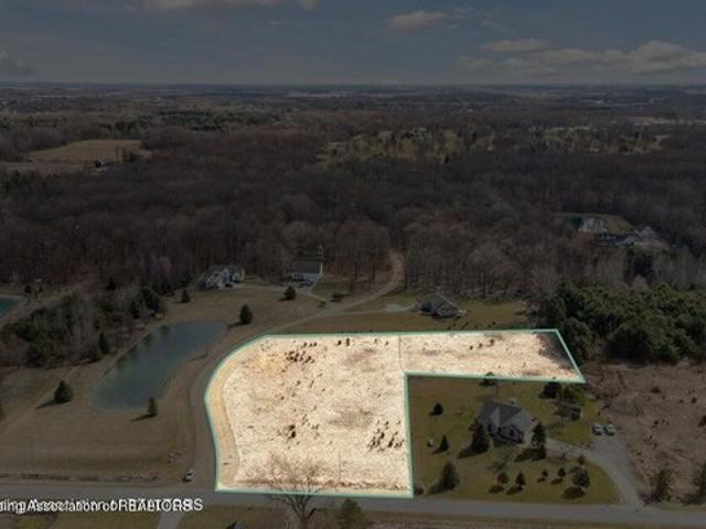 V/L 4 32 Brookshire Dr, Chesaning, MI 48616