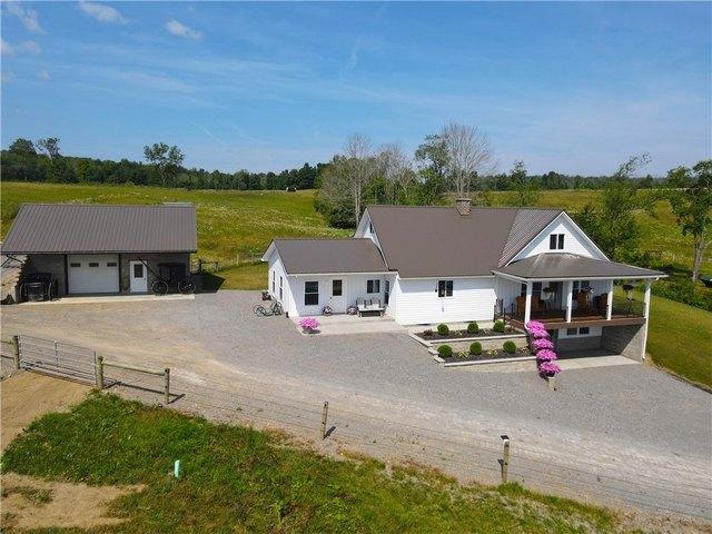 Vl and 7690 Banks Rd, Gainesville, NY 14066