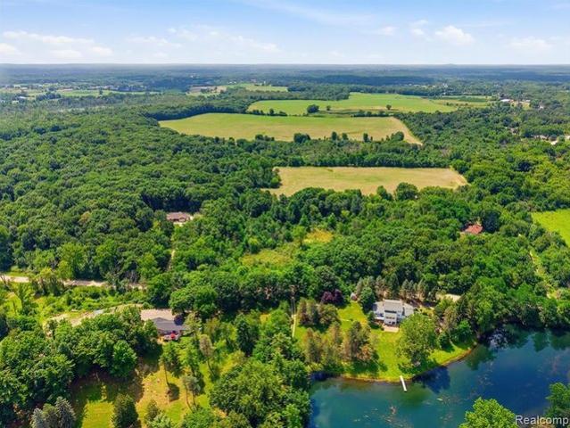 5125 Atlas Rd, Grand Blanc, MI 48439