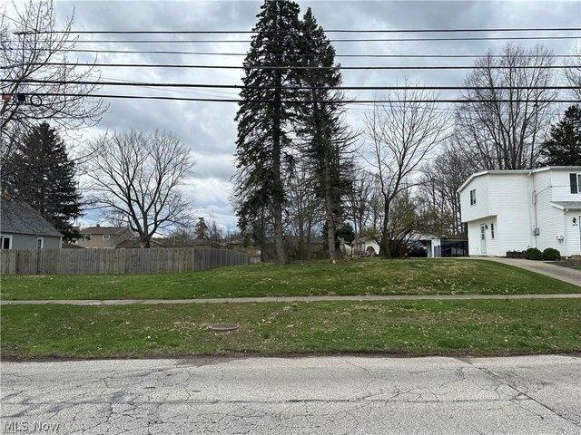 Vl Grantwood Dr, Parma, OH 44134