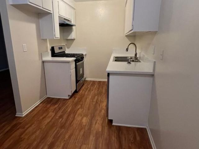 VS 1 Bedroom Apartment for Rent at 13515 Doty Ave, Hawthorne, CA 90250 East Hawthorne
