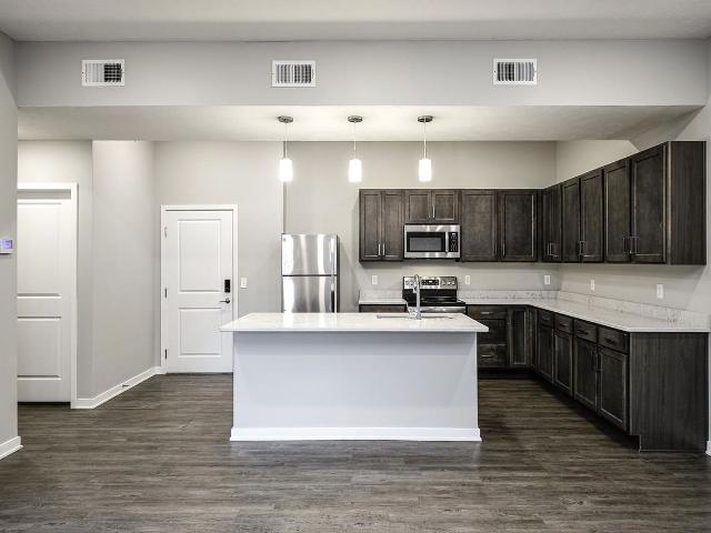 VUE178 Studio Apartment for Rent at 1202 S 177th Plz, Omaha, NE 68130