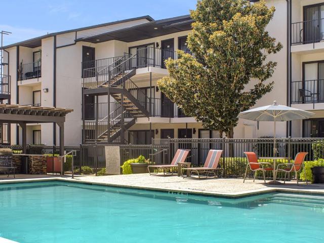 Vue at Knoll Trail Apartments 1 Bedroom Apartment for Rent at 15678 Knoll Trail Dr, Dallas, TX 75248 Willow Falls