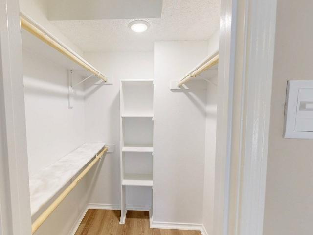 Vue at Knoll Trail Apartments 2 Bedroom Apartment for Rent at 15678 Knoll Trail Dr, Dallas, TX 75248 Willow Falls
