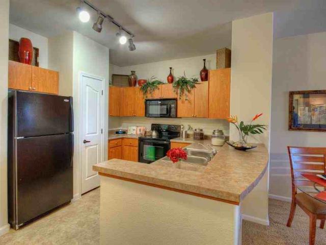 Vue Park West 2 Bedroom Apartment for Rent at 9680 W Northern Ave, Peoria, AZ 85345