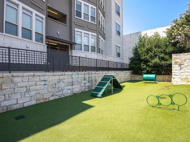 VV&M Apartments 3 Bedroom Apartment for Rent at 5225 Verde Valley Ln, Dallas, TX 75254