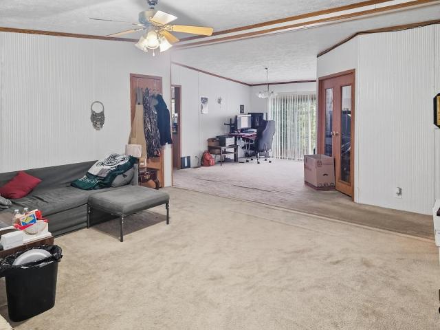 W10402 E 7th St
