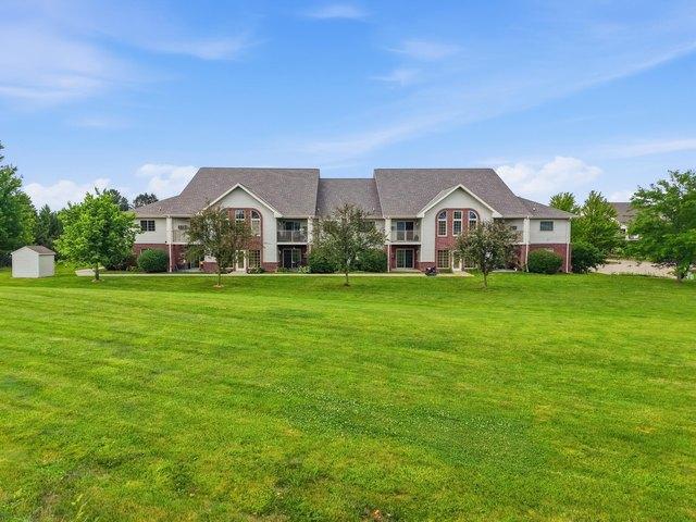 W1062 Marietta Ave Apt 302, Ixonia, WI 53036