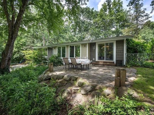 W10804 Wildwood Way, Poynette, WI 53955