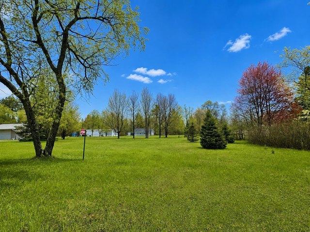 W10840 Lilac Ln, Crivitz, WI 54114