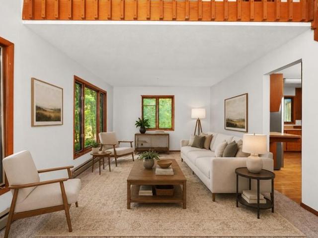 W10020 Olson Rd, Poynette, WI 53955