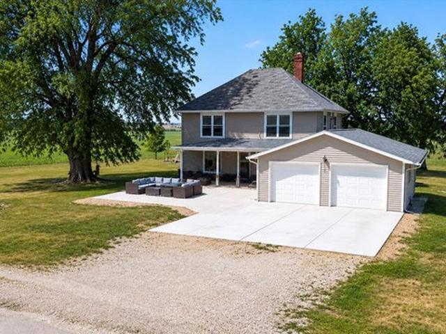 W1012 Spring Creek Rd, Brodhead, WI 53520