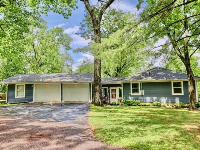 W10140 Schiefelbein Rd, Poynette, WI 53955