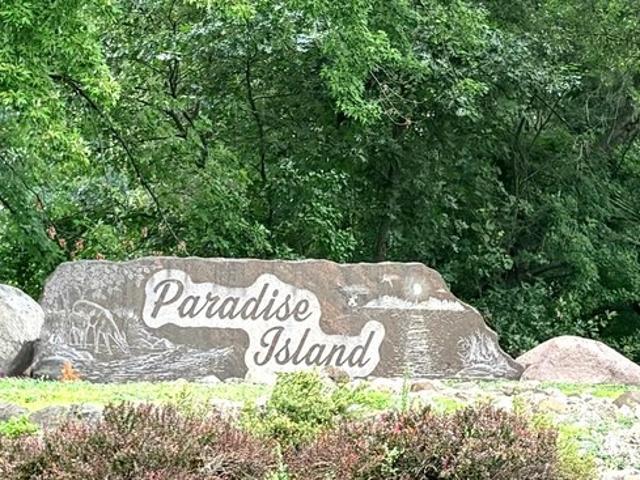 W11557 Island View Ct, Lodi, WI 53555