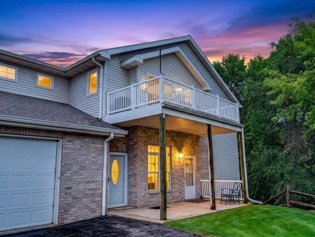 W11563 Island View Ct, Lodi, WI 53555
