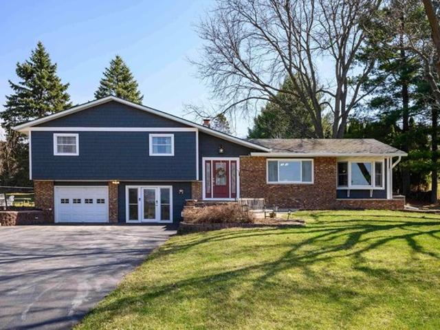 W11057 Thistledown Dr, Lodi, WI 53555